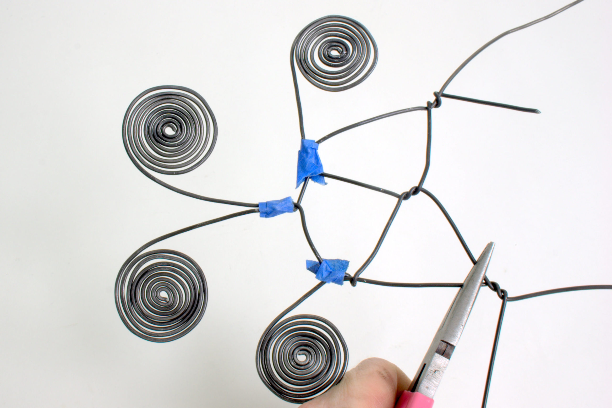 Learn the Art of Calderesque Wire Jewelry - Craftcast