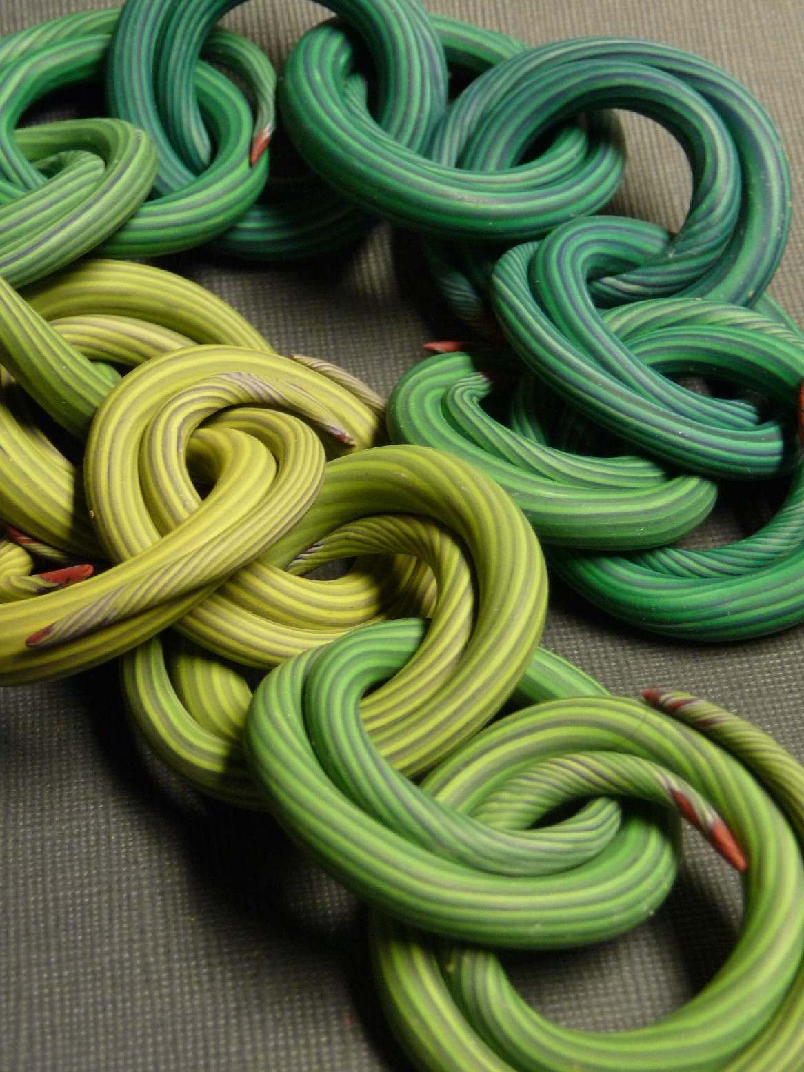 Create a Striped Split Chain Link Necklace - Craftcast