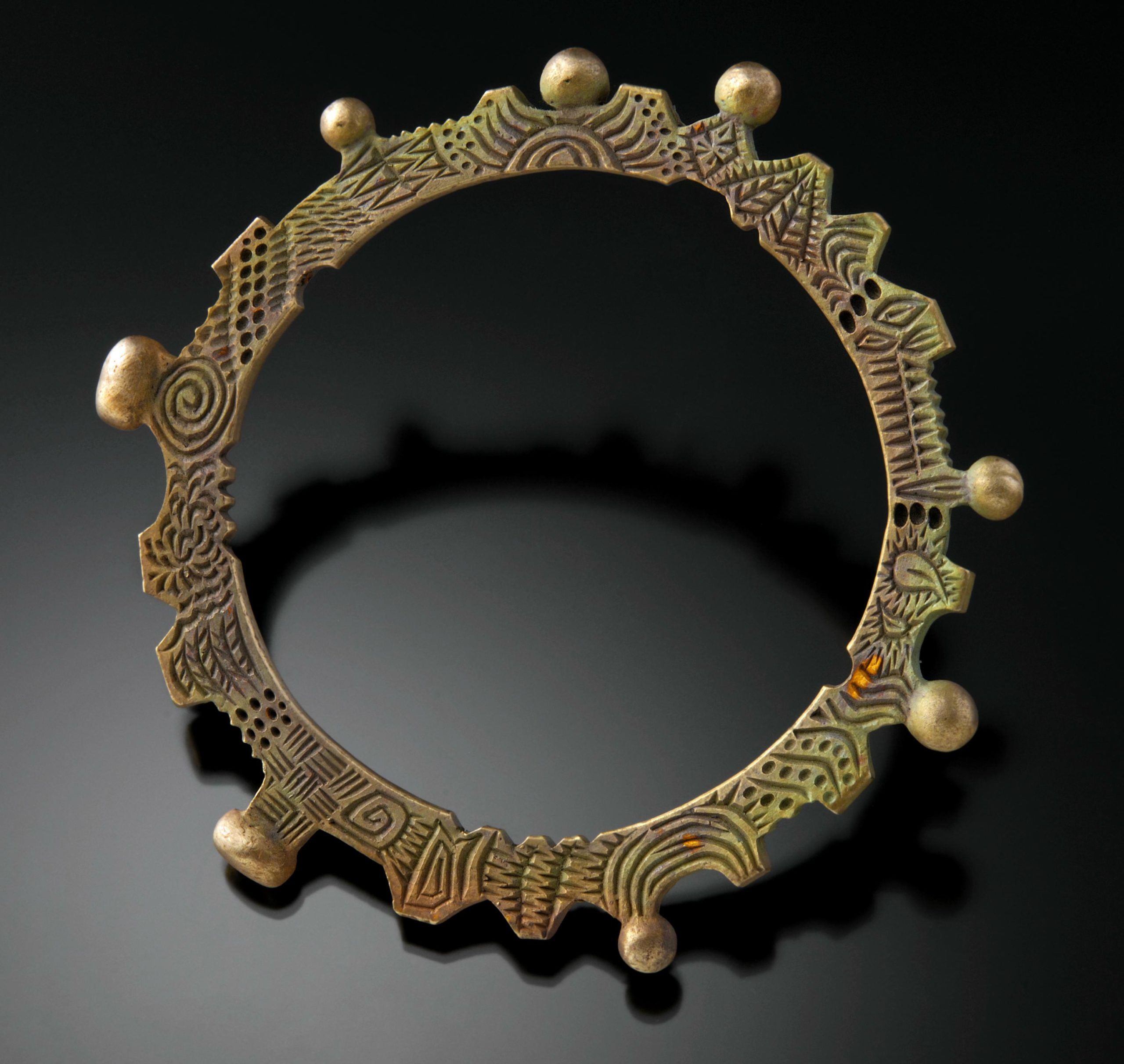 Learn to Carve a Bronze Clay Bangle – Craftcast